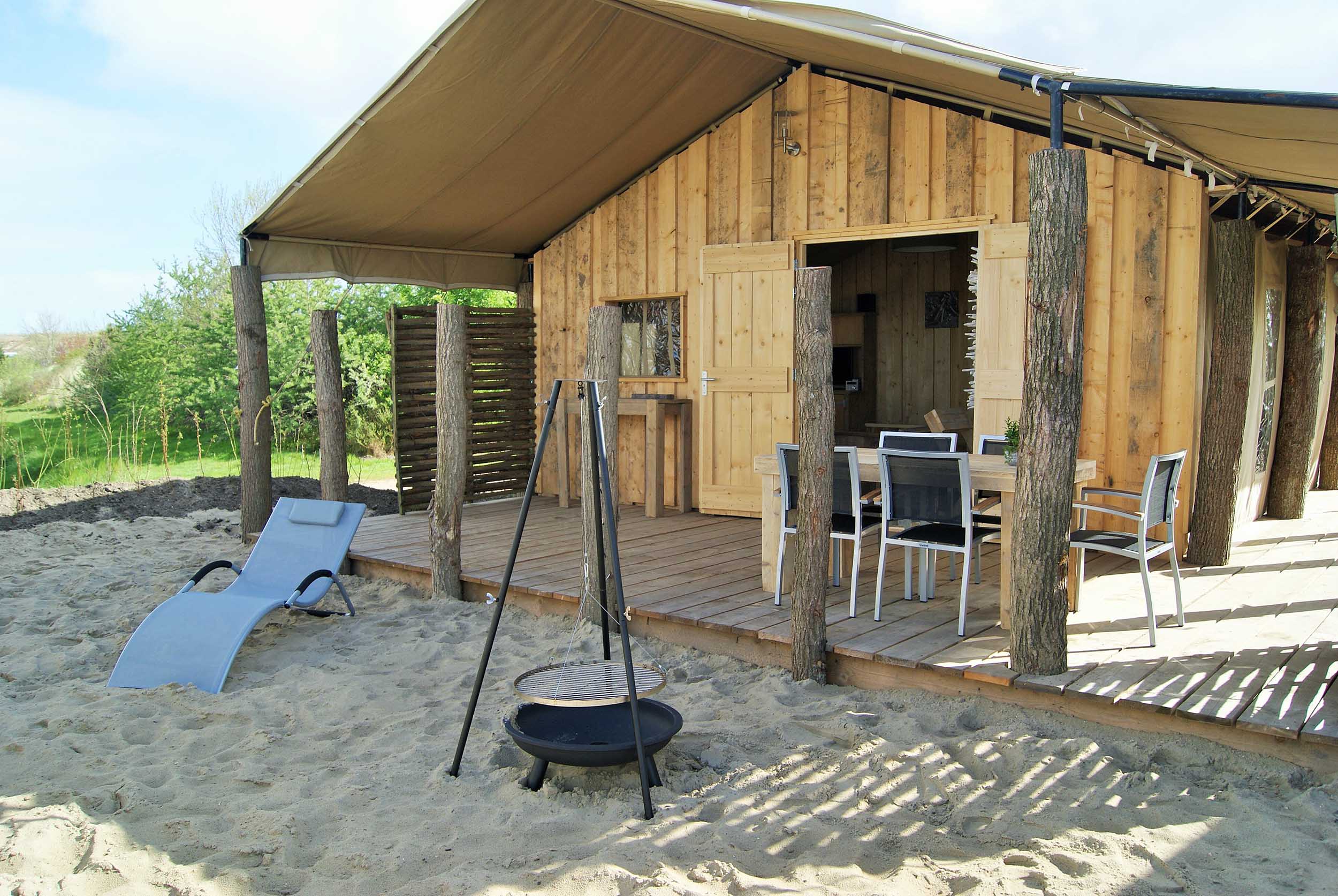 De negen luxe chalets (of Strandlodges) zijn ingericht voor vijf tot ...